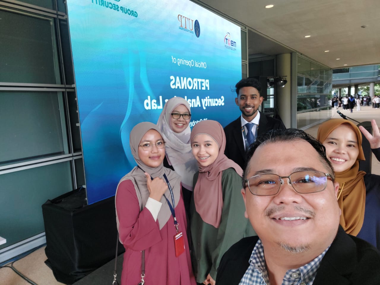 PETRONAS Security Analytics Lab Officiating Ceremony & Big Data Analytics Book Launching @ UTP ...